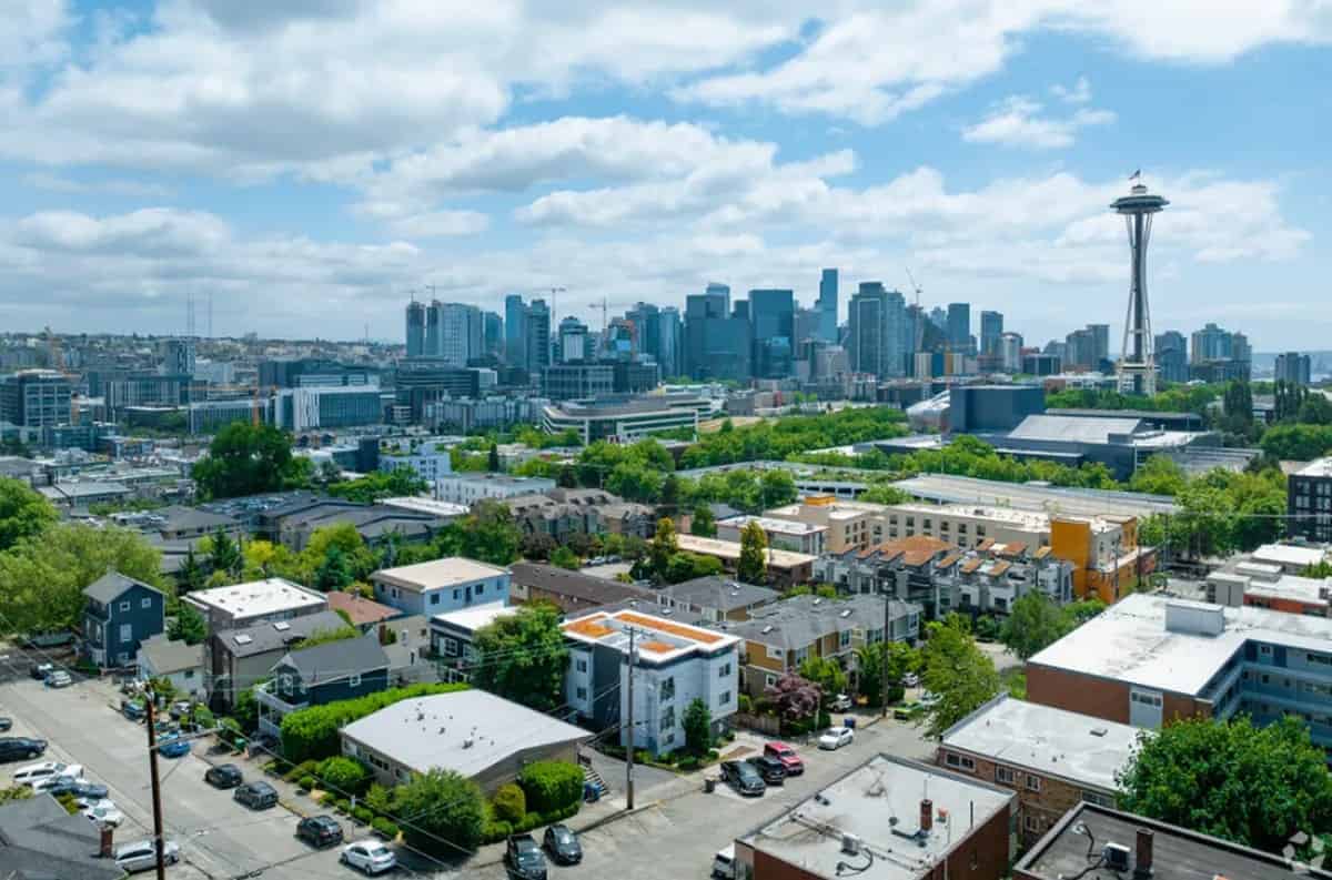 Vistana Apartments Seattle Student Housing | Amber