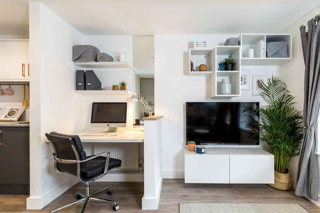 Almero Student | Amber