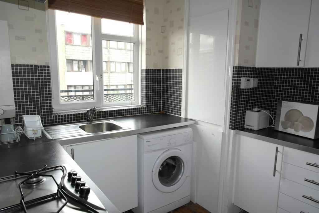 3 bedroom apartment, Geffrye Court, Hare Walk | Amber