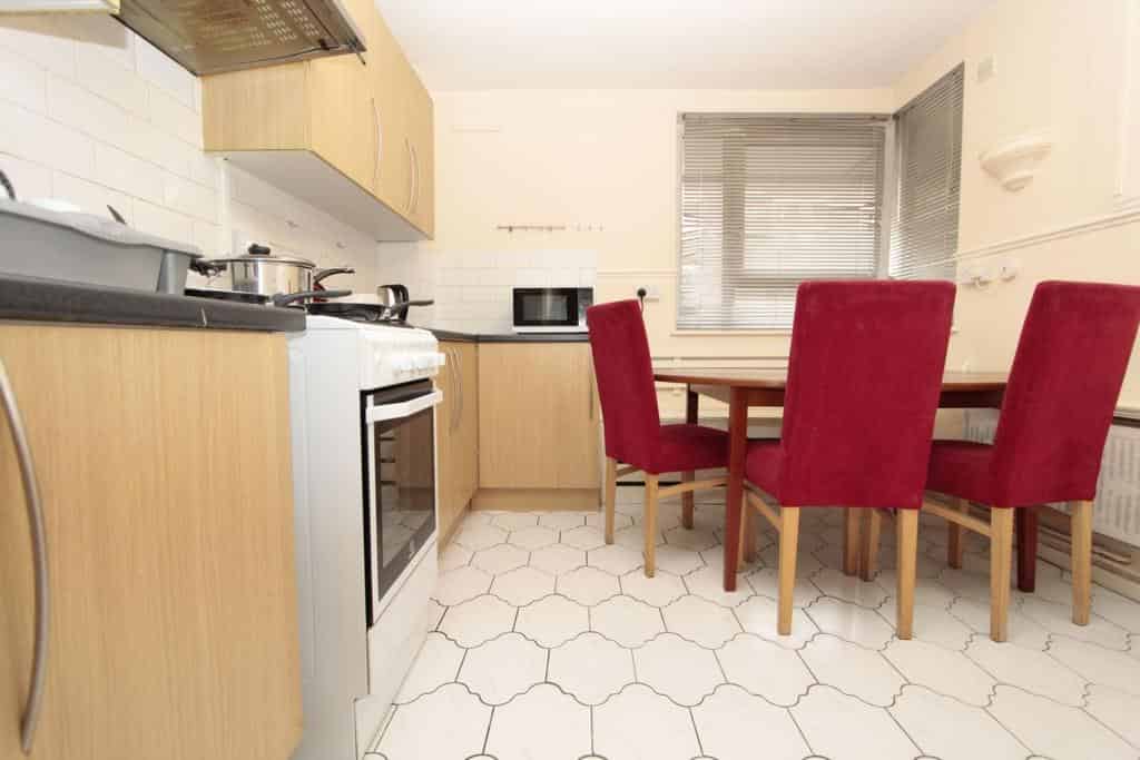 5 bedroom apartment, Lipton Road | Amber