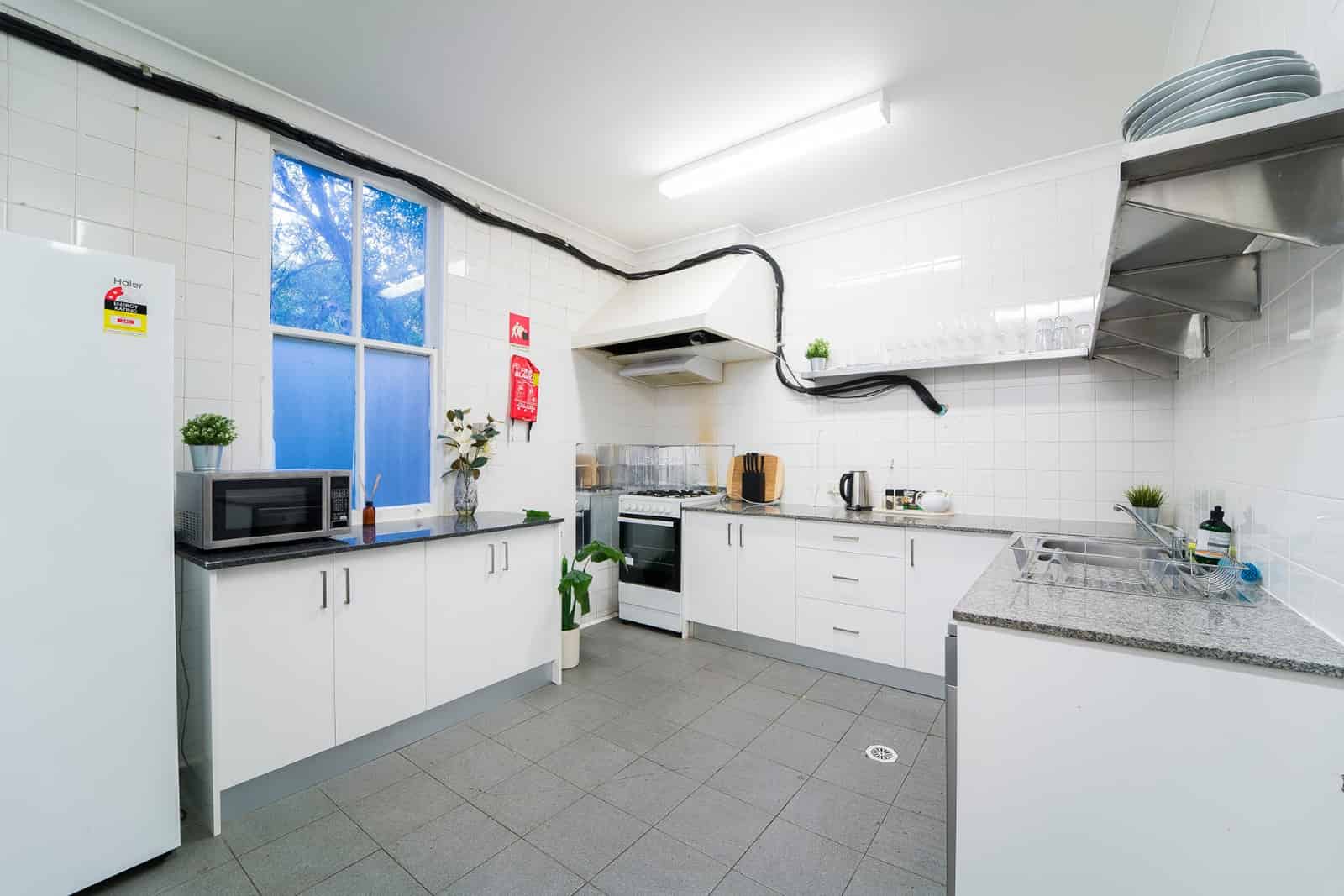 Room in a 6 Bedroom Apartment, 373 Bulwara, Ultimo, Sydney | My Student ...